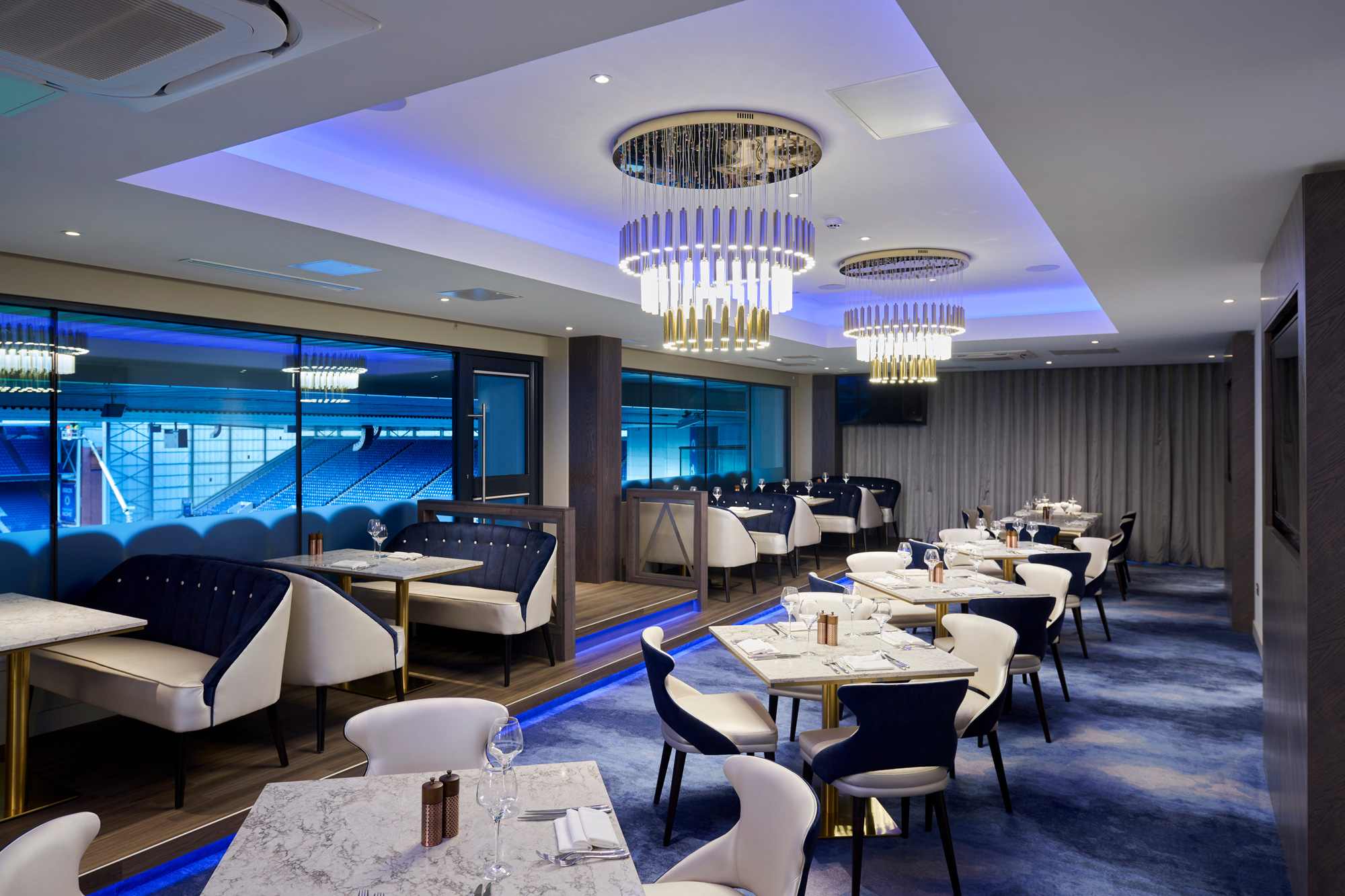 Metal Technology’s Thermal 10-35 Hi / Hi+ Commercial Door used in Blue ...